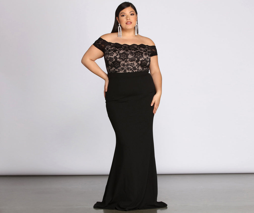 Plus Layla Formal Lace Dress